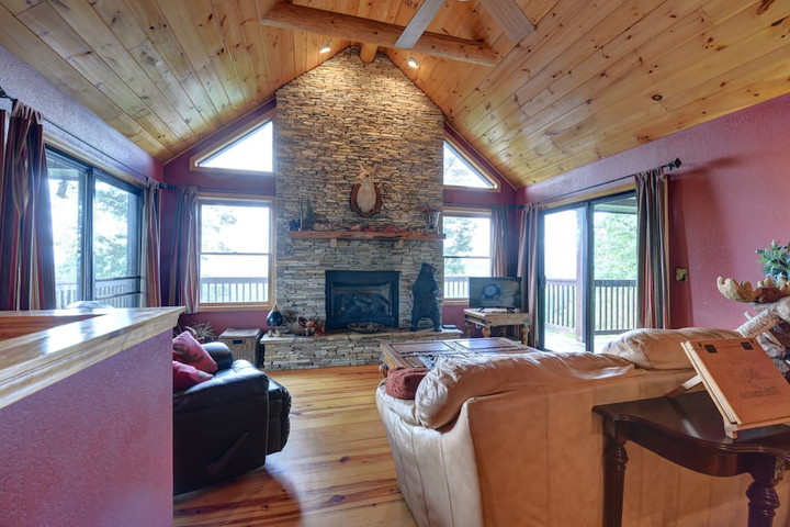 Long-range Mountain Views All Rooms! Bedding For 8! Wi-fi, Ping-pong & X-box! - Murphy, NC
