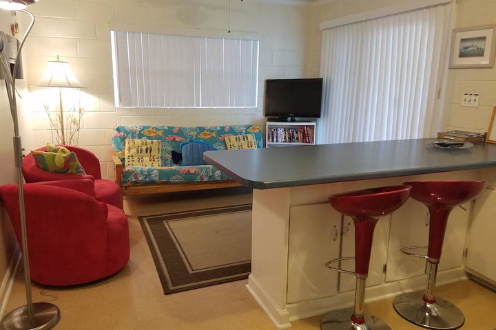 Comfy For 2 - Sleep Number Bed - Rockers - Short Walk To Beach - Free Parking - Tybee Island, GA
