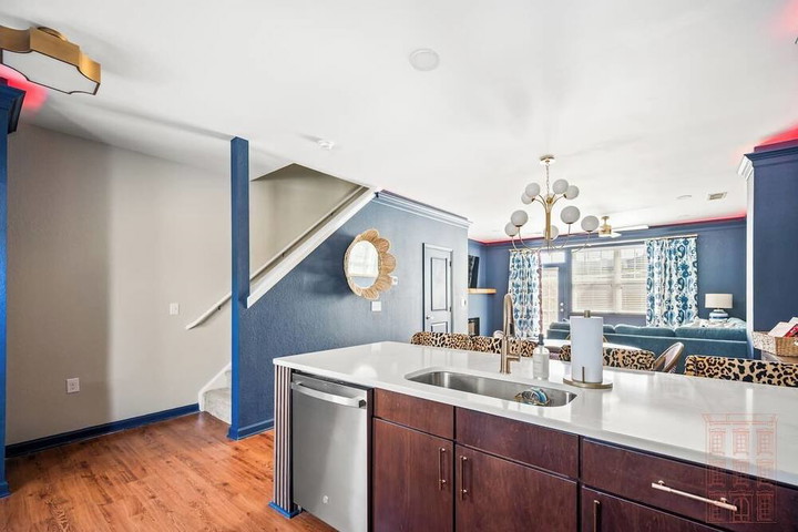 Flames Fan House | *3 Min To Lu* | Sleeps 10! - Lynchburg, VA