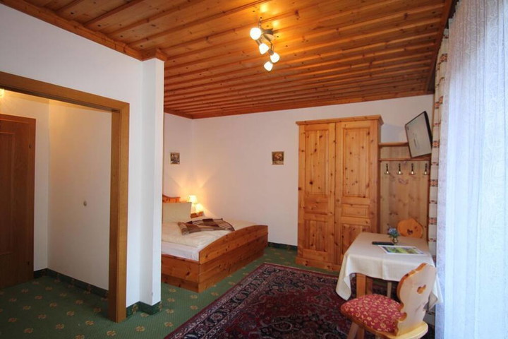 Dreibettzimmer - Hubertushof Beim Römerbad - Bad Kleinkirchheim