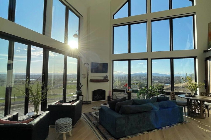 Mountain View Barndominium Farmhouse On 1.5 Acres!!! - Yakima, WA