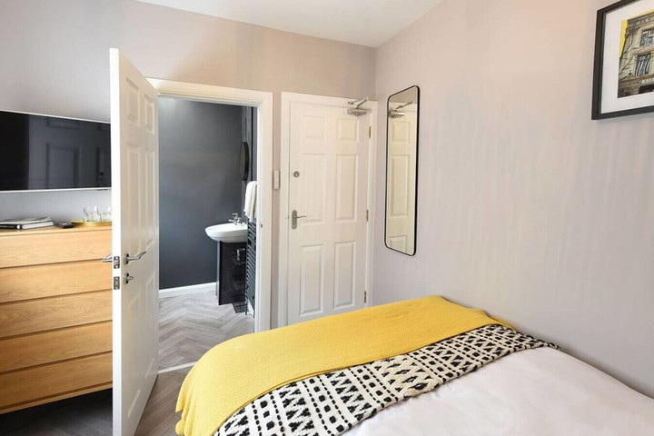 Ocho Homes By Eight Continents - R3 - Belfast