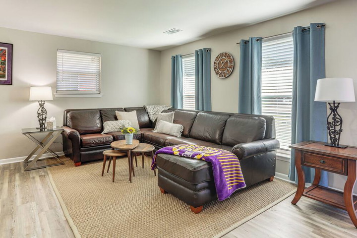 1 Mi To Lsu, Tiger Stadium! Lovely Home W/ Parking - Baton Rouge, LA