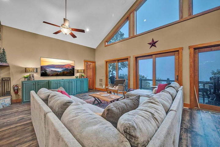 Multi-state Views|hot Tub|sleeps 14|pets Welcome - Banner Elk