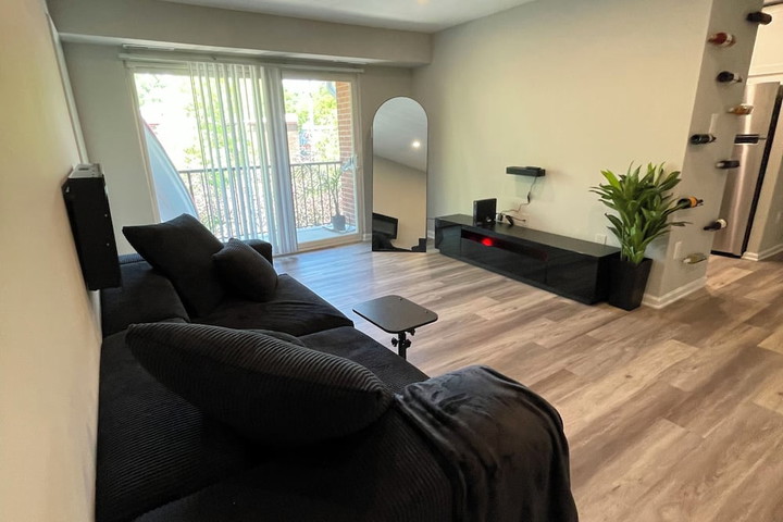 Cozy 2-bedroom Apartment In Charming Ellicott City With Ac - Owings Mills, MD