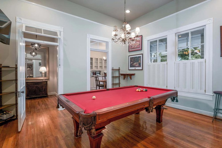 Maxwell House- Walk To Downtown- Pool Table- 6 Tvs - Tuscaloosa, AL