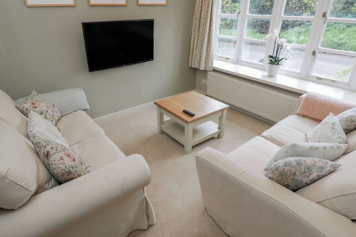 Granary Cottage, Pet Friendly, Character Holiday Cottage In Lacock - Chippenham