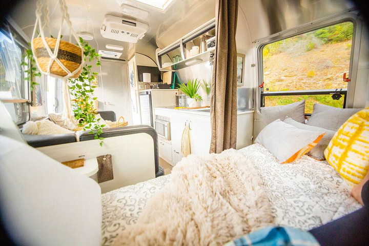Petite Airstream Cottage W/private Hot Tub + Sauna Access By Blue Ridge Parkway - Linville, NC