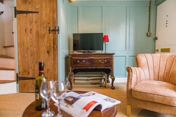 Castle Cottage -  A Holiday Let That Sleeps 4 Guests  In 2 Bedrooms - Canterbury