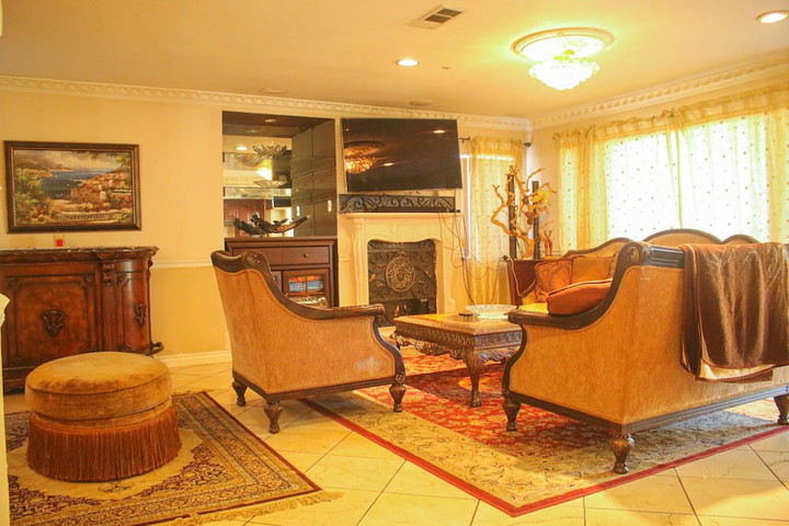 Tranquil 4br/3ba Private House W/ Inviting Yard Perfect For Any Type Of Stay - Rancho Cucamonga, CA