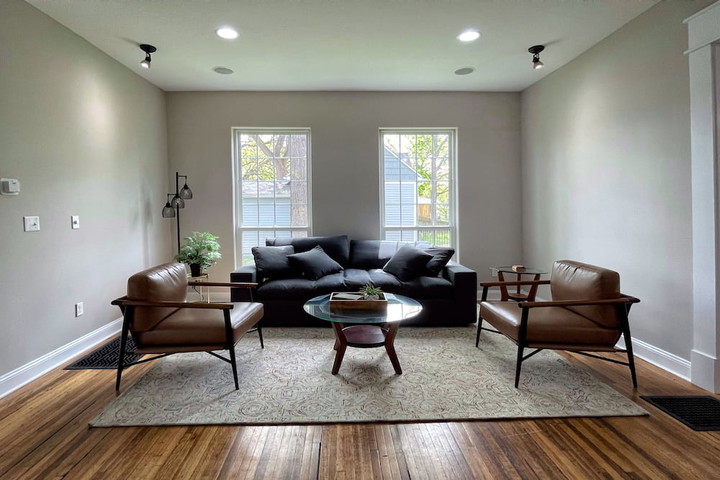 Charming Historic Home With Modern Comforts ~Near Drake And Downtown!! - Des Moines, IA