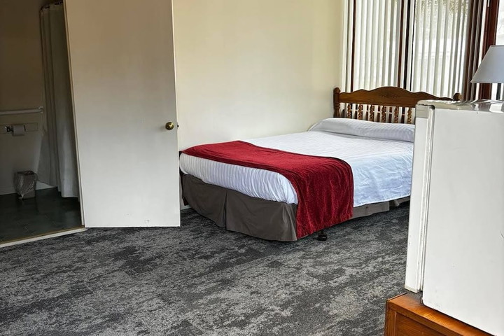 Cozy 1-bedroom Hotel Room, Hamilton - #306 Mohawk - Hamilton, NY