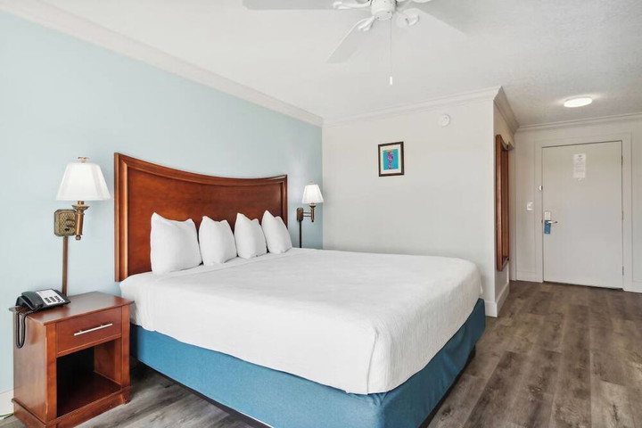 Tranquil Ocean View Suite, With Pool: Ideal For Adventure Seekers & Sunshine - Atlantic Beach, FL