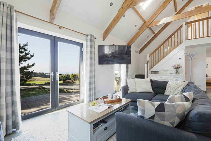 Trewinnick Lodge - Three Bedroom Cottage, Sleeps 6 - Boscastle