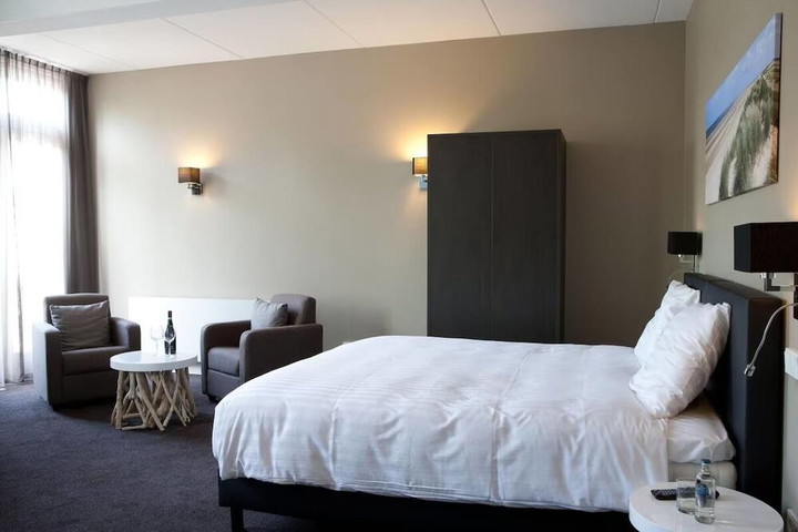 Charming Coastal Retreat Steps From The Sea And Dunes! Free Breakfast! - Ouddorp
