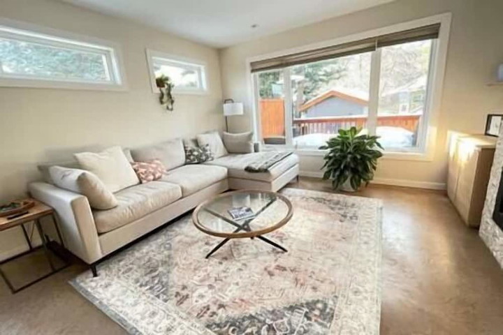 Private Hot Tub / Spacious Retreat / Walk Downtown - Fernie