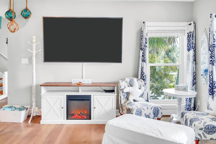Bay View! Sleeps 10, 8 Beds! Steps From The Bay!gulf Access Half A Block Away. - Navarre, FL