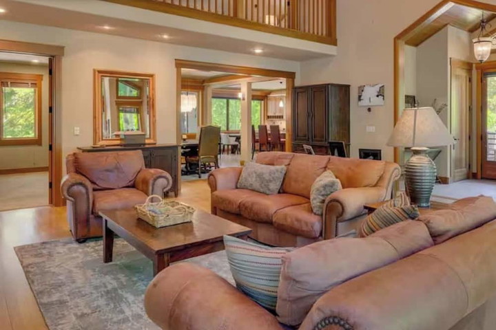 Epic Palisades Tahoe  Home In A+ Spot Wac-5mn To Chair/golf On Shuttle/dogs Ok - Tahoe City, CA