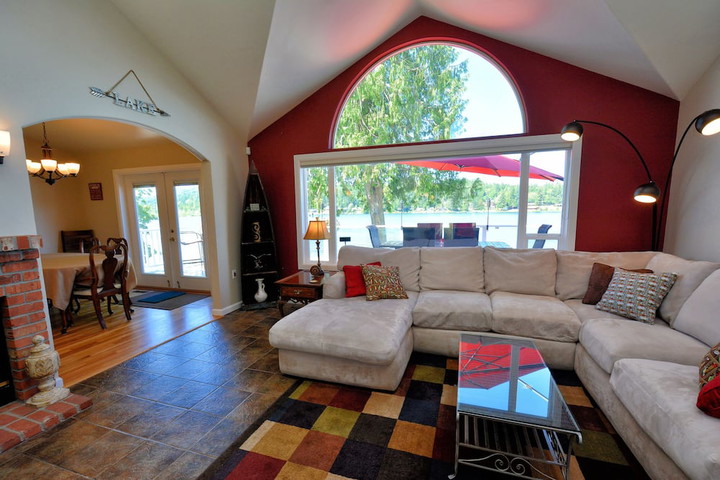 Lakefront Home-4 Bedrooms, 3 Full Bathrooms-sleeps 10+ Hot Tub And Kayaks - Port Orchard, WA