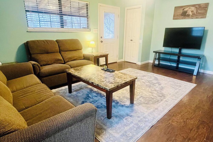 Charming Cozy Cabin In A Peacful Mountain Setting W Hottub! Close To Pigeonforge - Knoxville, TN