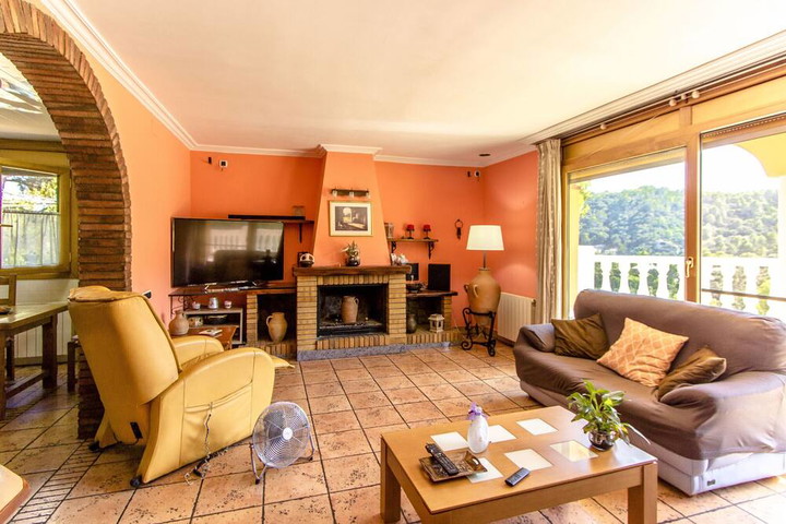 Spacious, Sublime Villa Just 15km To Barcelona! - Catalonia