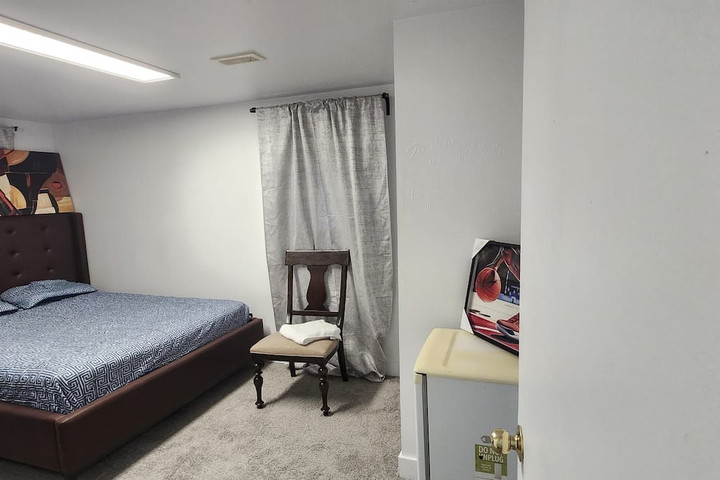 Serene Comfort Suite | Stylish, Central & Cozy - Sarnia