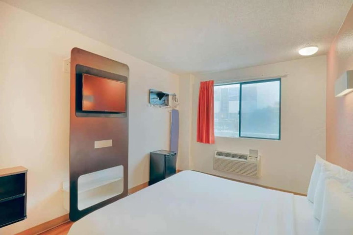 1 King Bed|nsmk,hear Impair,shower - El Segundo, CA