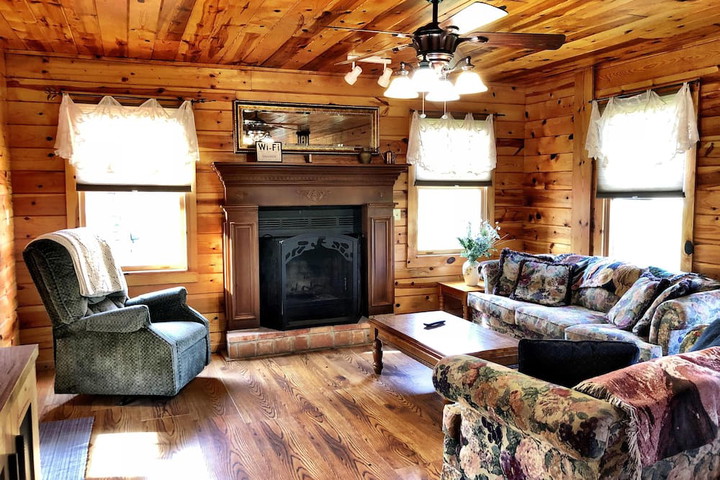Cabin With A Pool, Hot Tub, In Red River Gorge/natural Bridge State Park Area - Slade, KY