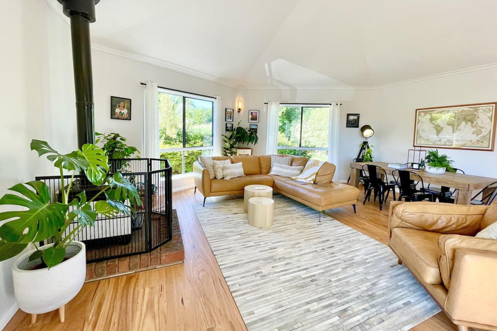 Blue Lily Bungalow - Unique Yurt, 3 Bedroom, Fireplace, A/c, Decks, Pet-friendly - Katoomba