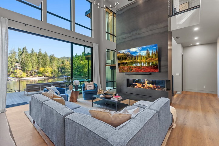 Waters Edge Luxury Lakefront + Private Dock - Coeur d'Alene, ID