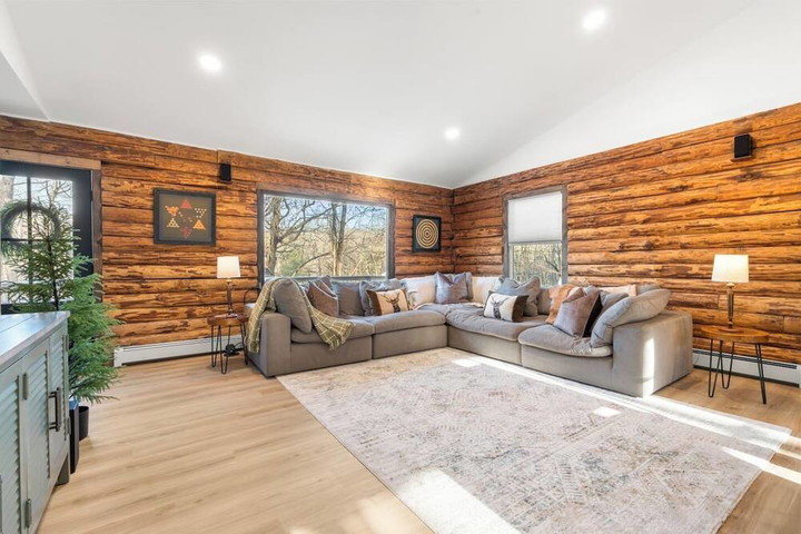#43- Modern Luxury Log Cabin Retreat - Fire Pit - Connecticut