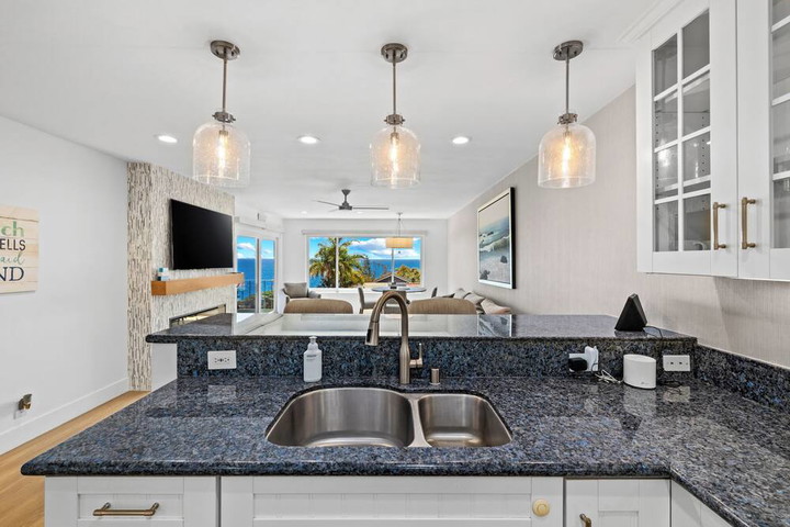 Ocean View 2br Condo In Laguna Beach, 1-min Walk To Beach - Laguna Beach, CA