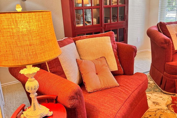 The Rustic Chandelier- 3 Bedrooms 2.5 Baths, Full Kitchen, 4 Tv's And Wifi - McKinney, TX
