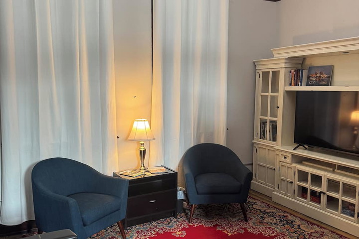 Experience A Victorian Renovation With Modern Conveniences Downtown In Urbana,oh - Urbana, OH
