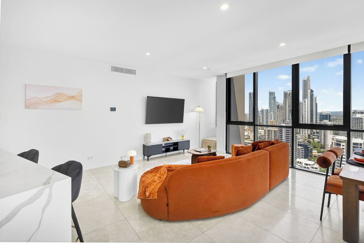 Ruby 30f Sunset Penthouse | Ocean & City Views - Surfers Paradise