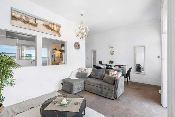Seaview Haven | By My Getaways - Brighton