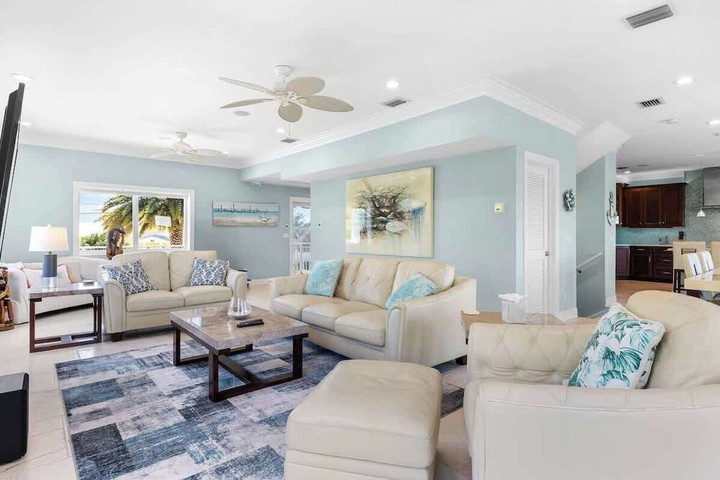 4 Bedroom/4 Bath: Coco Plum Home With Pool, Hot Tub + Dock. - Marathon, FL