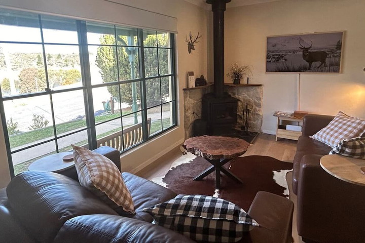 Lakeside Chalet Recently Renovated Two Bedroom Townhouse - Jindabyne