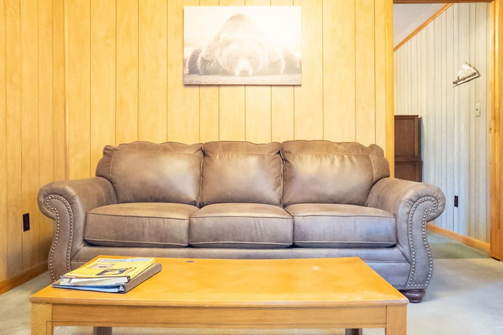 Spacious 2br | Steps From Gap Trail & Dining - Farmington, PA