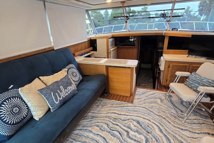 Anchored Inn, Unique Boat Stay + Pool & Private Beach+ Ac - Venice Beach, FL