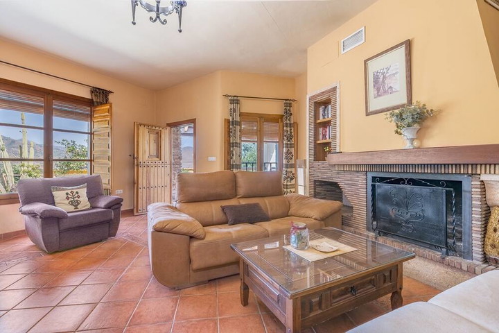 Maison De Campagne "Delia" Avec Vue Sur La Montagne, Piscine Partagée Et Wi-fi - Lanjarón