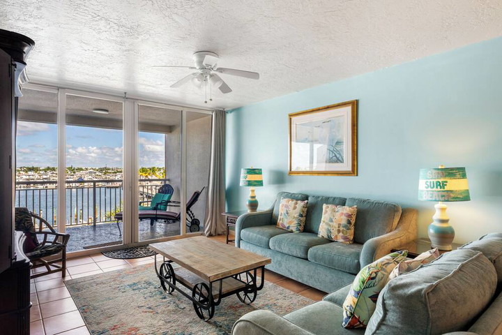 Flamingo Retreat-waterfront 2br 2ba Condo W/ Pool & Boat Slip - Key West, FL