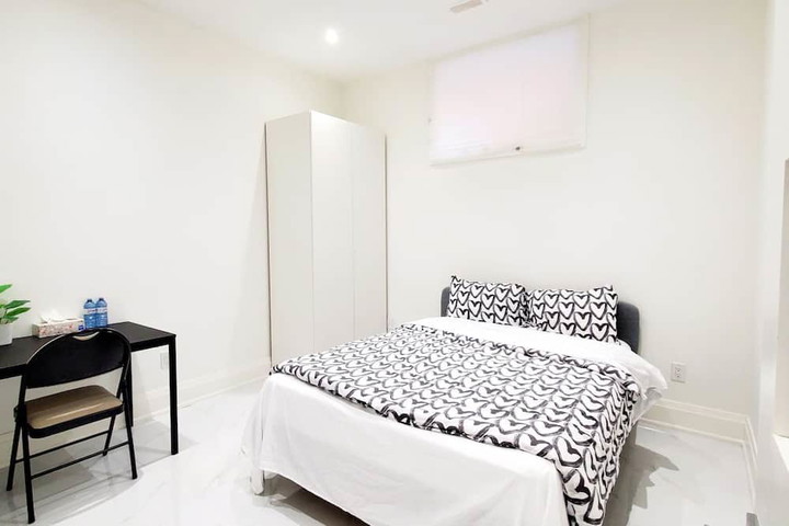 Beautiful Room In Toronto Next To Yorkdale Mall - Mississauga