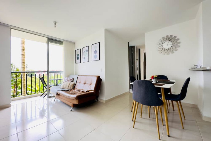Hermoso Y Cómodo Apartamento En Pereira Con Tres Habitaciones, Tres Camas Dobles - Pereira, Colombia