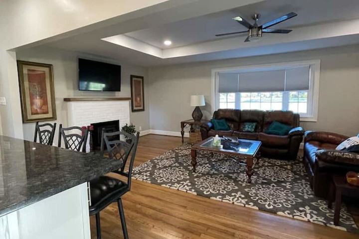 Urban Retreat Near Wake Forest & Downtown Ws - Lewisville, NC