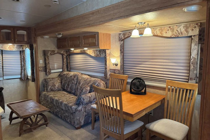 Cozy 1-bedroom Rv With Pool,wifi, Ac In Pleasant Elephant Butte - New Mexico