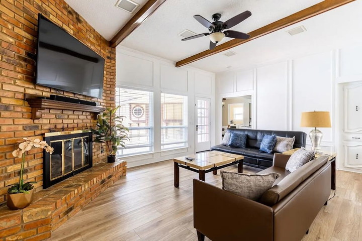 Private Heated Pool & Pet-friendly Family Retreat Near Dallas Attractions - 理查森