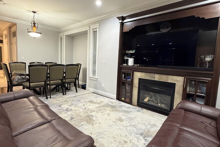 Comfortable And Spacious Bedroom In Langley! - Surrey