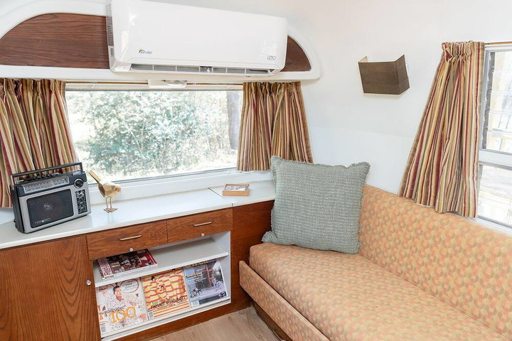 Secluded Airstream W/ River And Bridge Views, Large Deck, & Tiny House - Florida