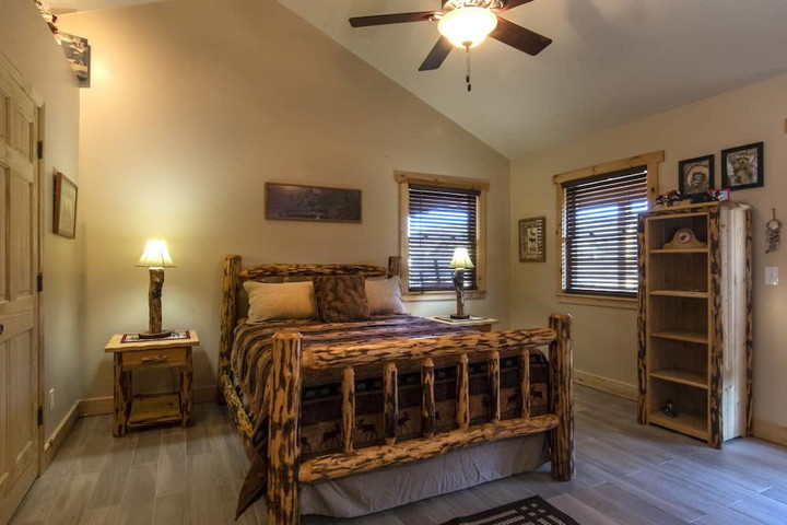 Tree House Suite At The Calhoun House Inn & Suites - Bryson City, NC